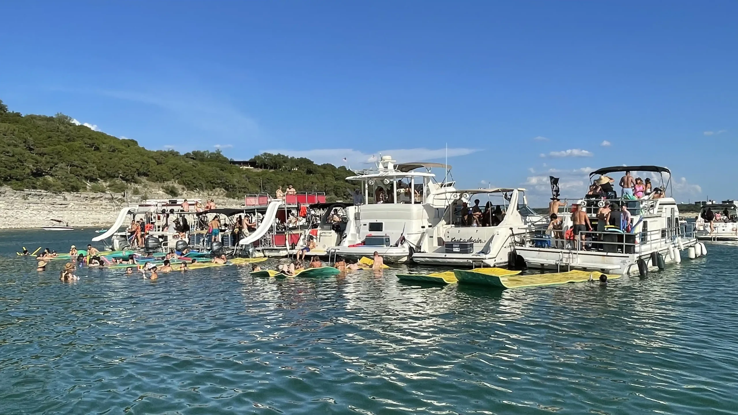 About Us | Lake Travis Yacht Rentals & Party Boats